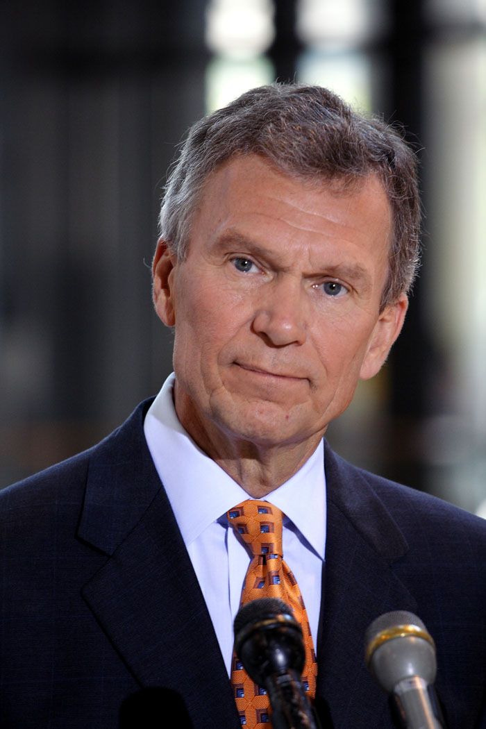 Obama Confidant Tom Daschle Still Has Hand In Health Care - TPM ...