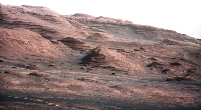 Mars Curiosity Rover Snaps Incredible Images of Martian Mountain - TPM ...