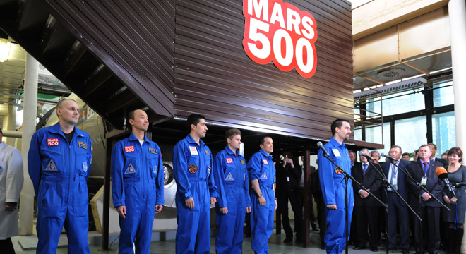 Mars Simulator Crew Emerges After 520 Days - TPM – Talking Points Memo