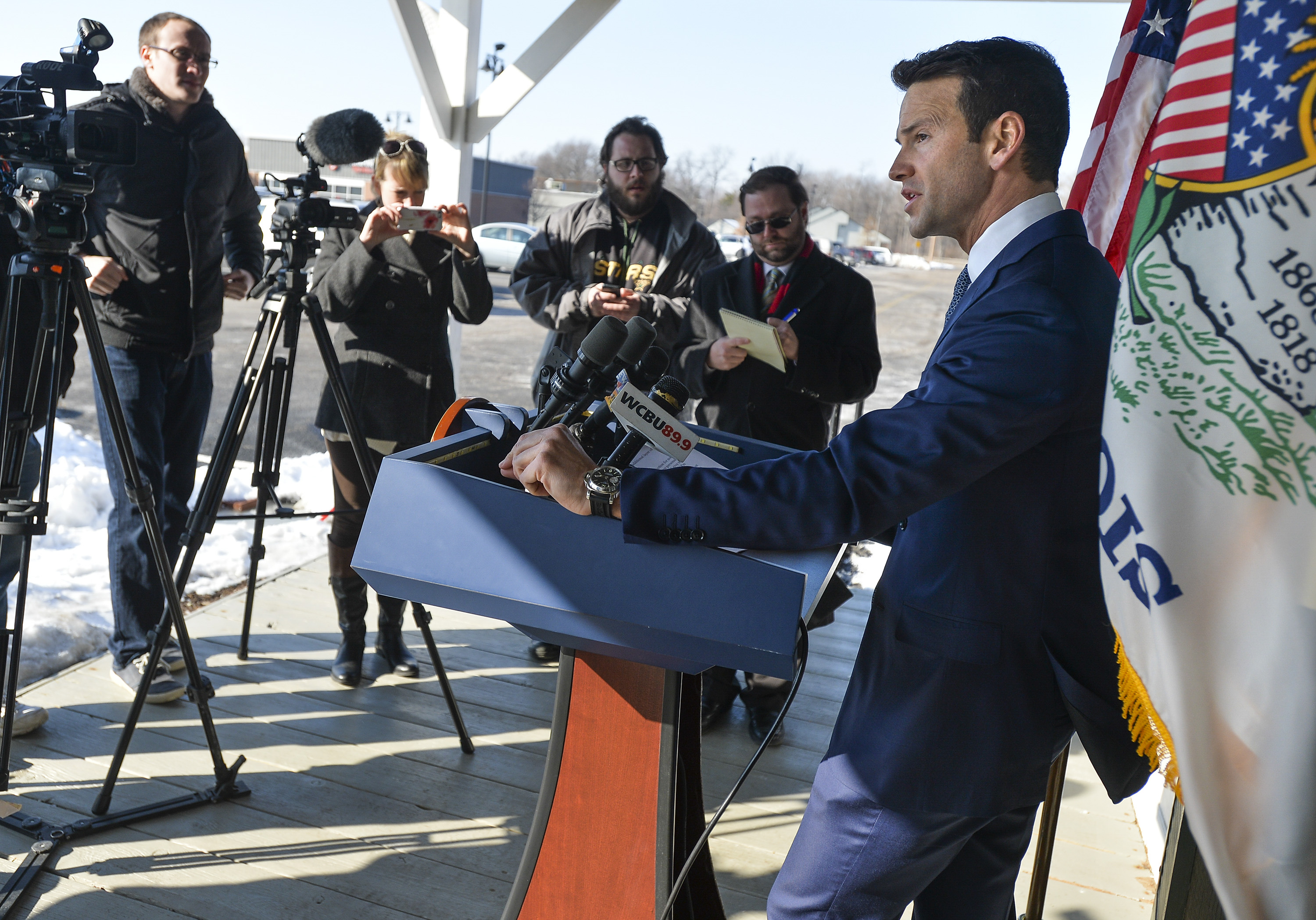 Rep. Aaron Schock’s Lectern Looks A Lot Like President Obama’s (PHOTOS ...