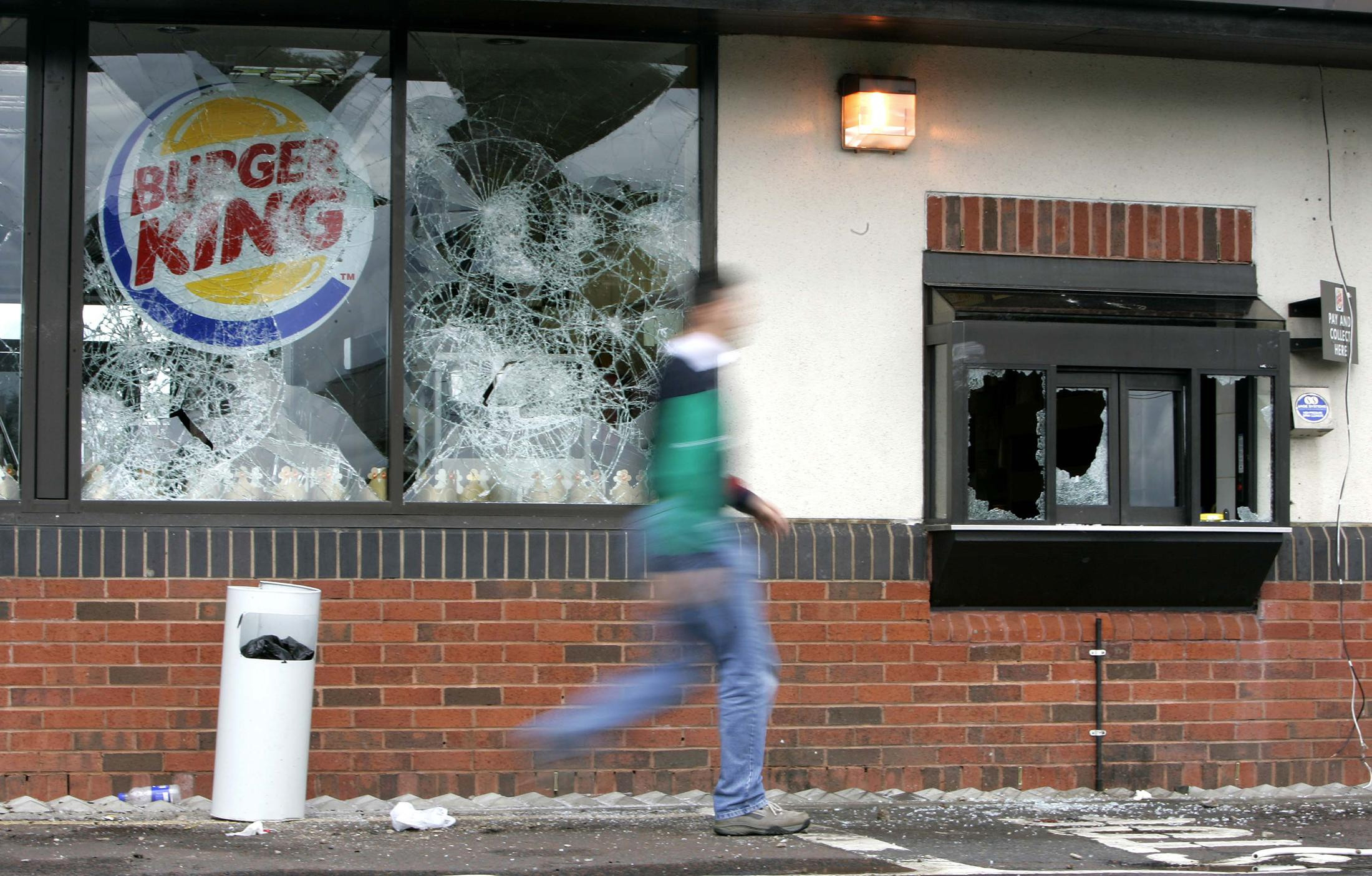 Prank Call Prompts Minnesota Burger King Workers To Smash Windows - TPM ...