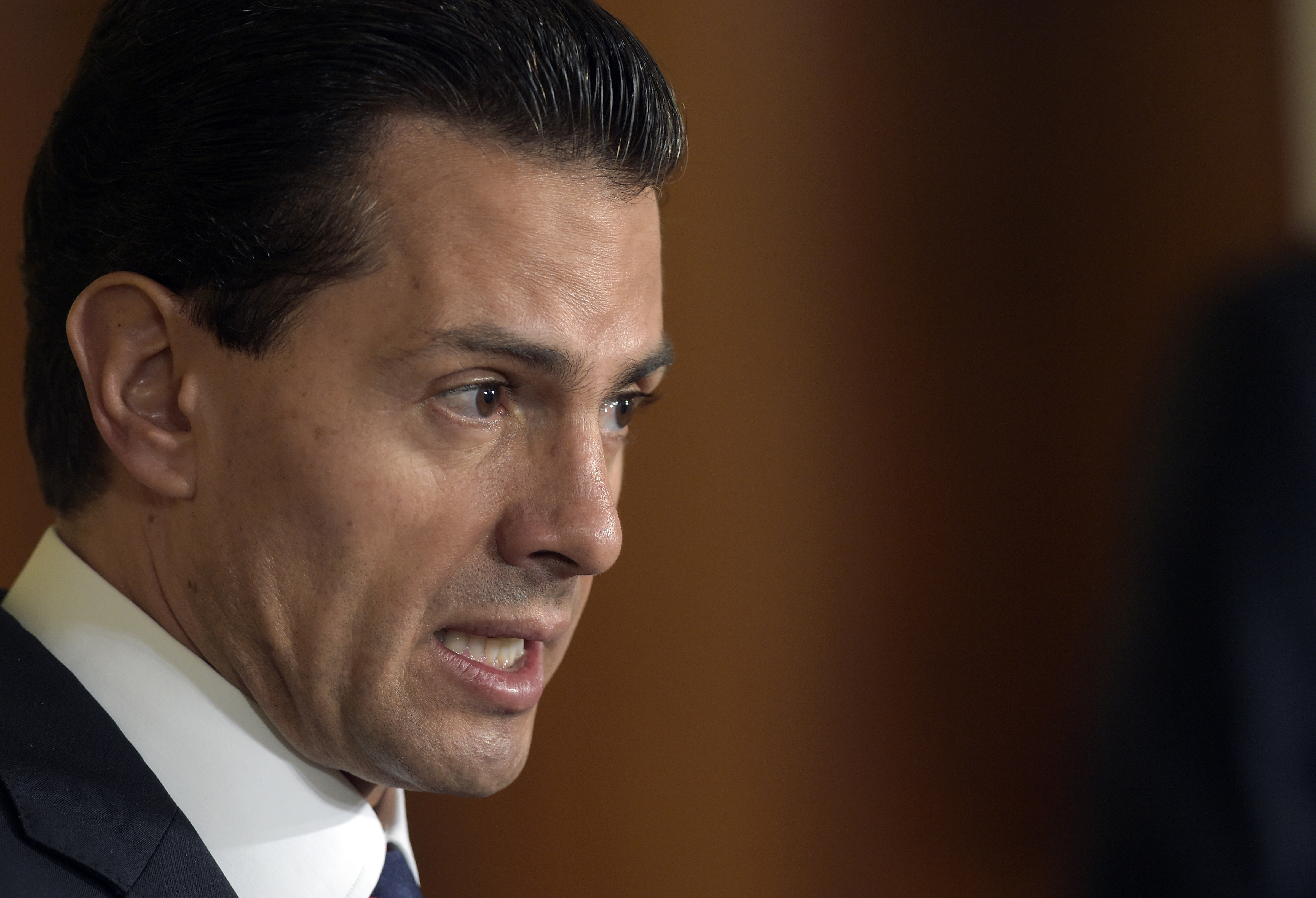 AP: Pena Nieto Says He Told Trump Mexico Would Not Pay - TPM – Talking ...