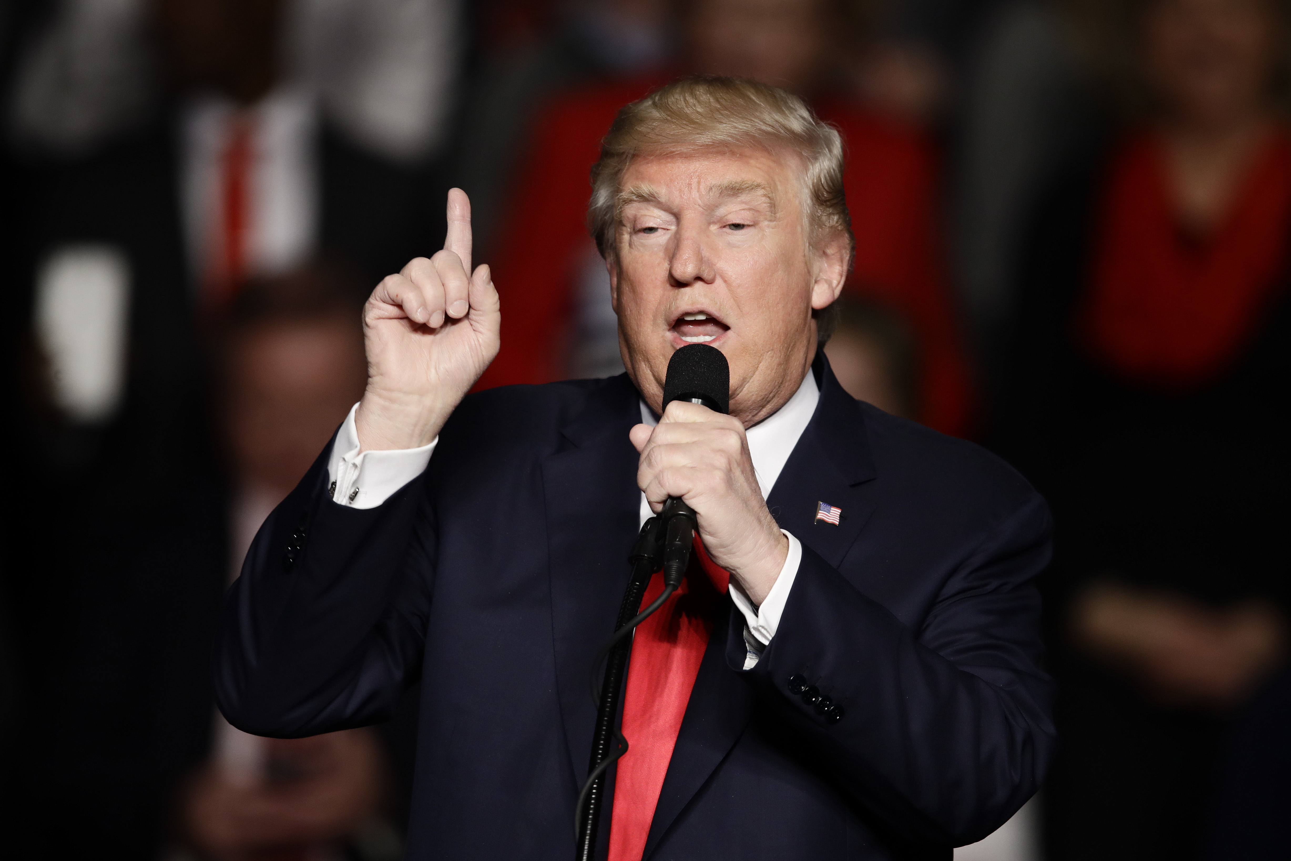 Trump Tells Cheering Crowd To Thank African-Americans for Not Voting ...
