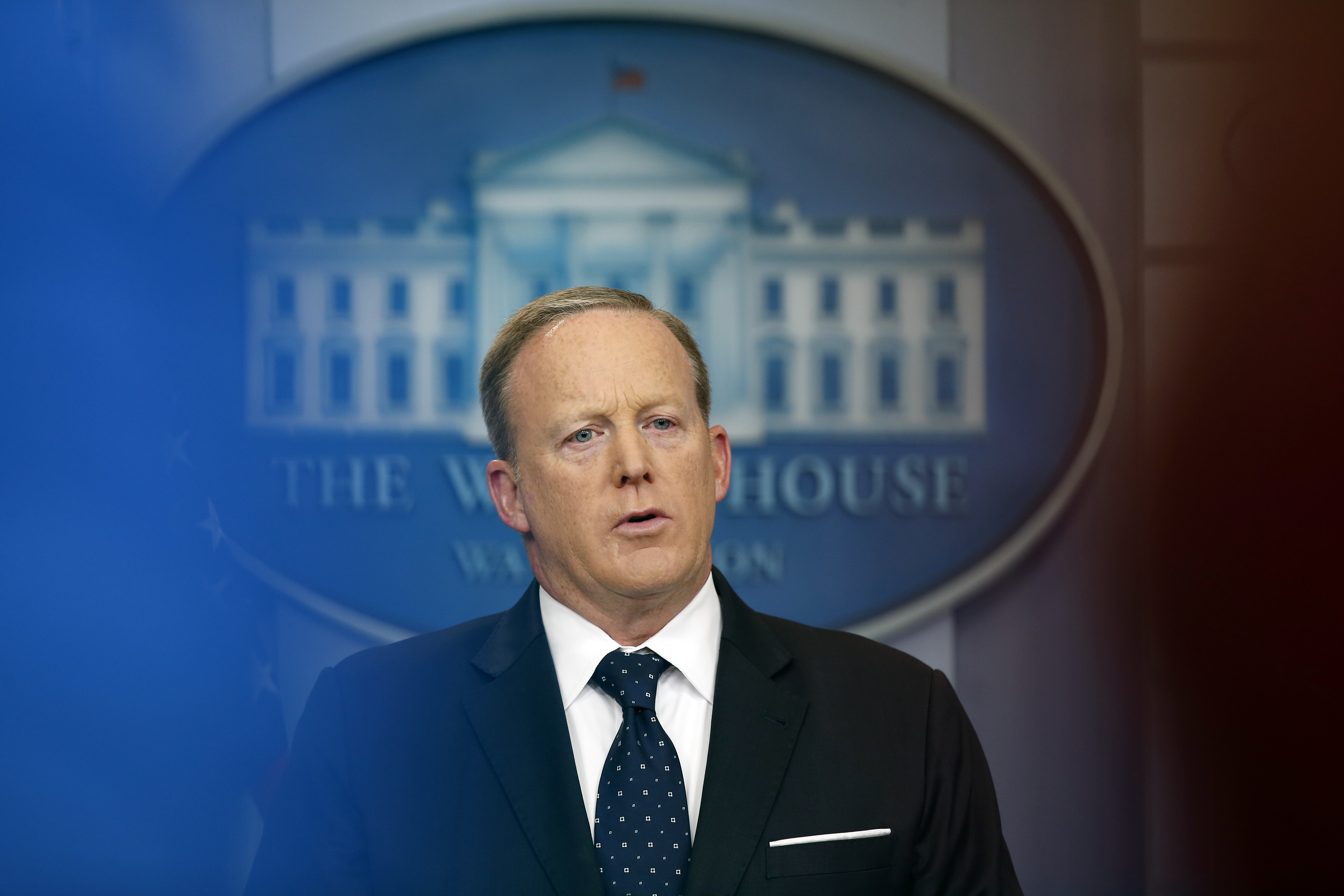 Sean Spicer Says He Regrets Going After Reporters Over Inauguration ...