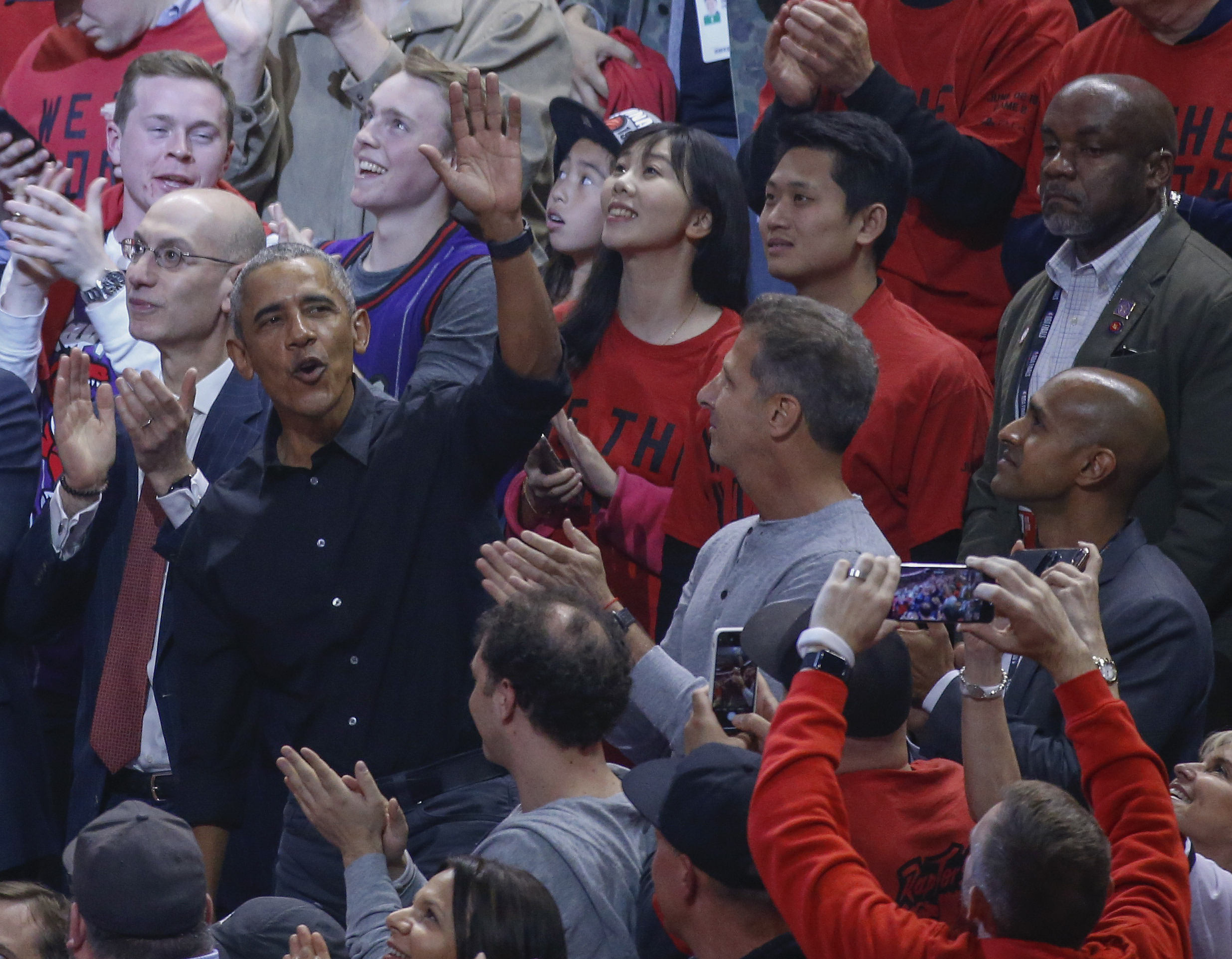 Obama Gets Standing Ovation At NBA Finals Game In Toronto
