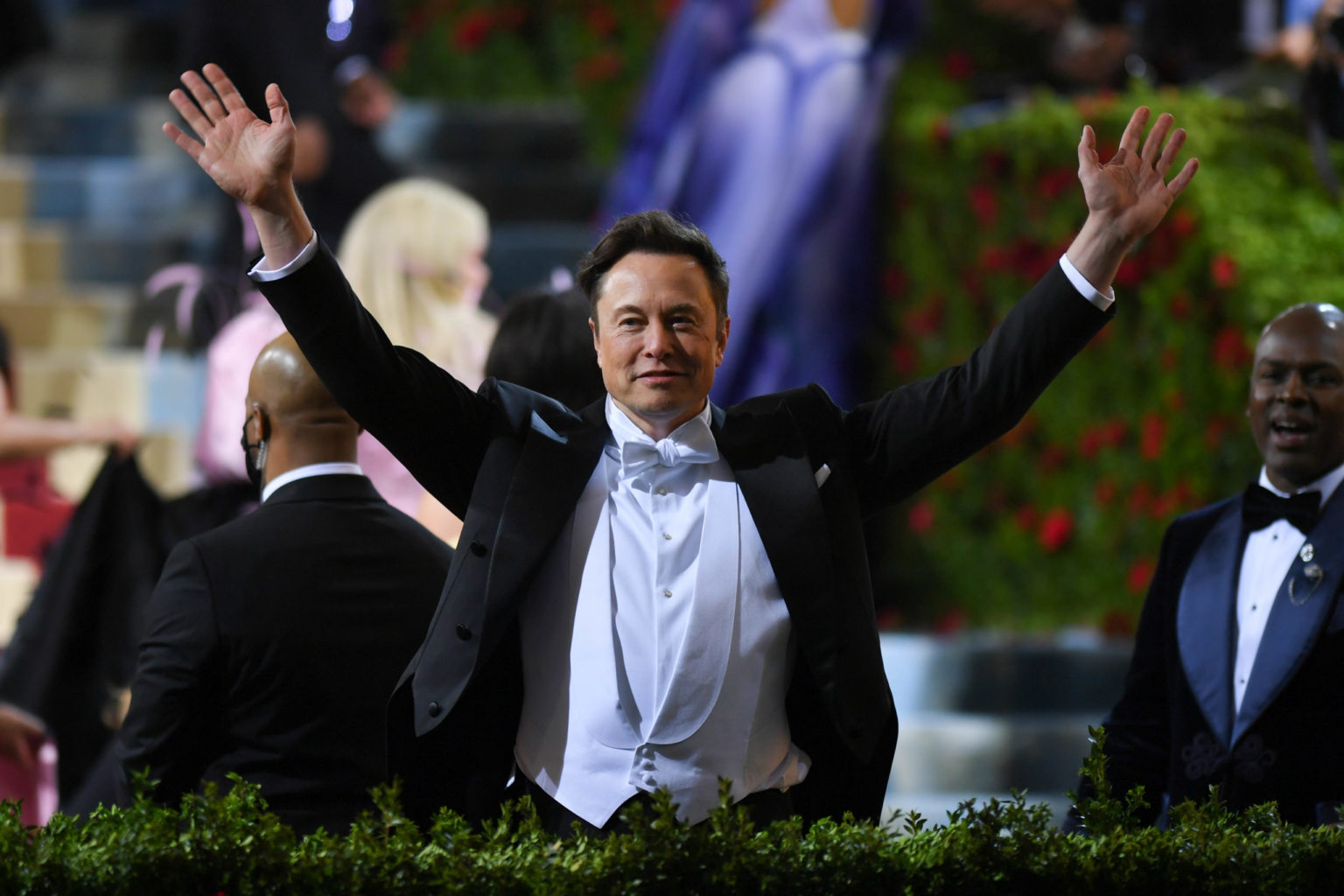 Musk’s Epic, Antic Labor Day Weekend Against The Jews